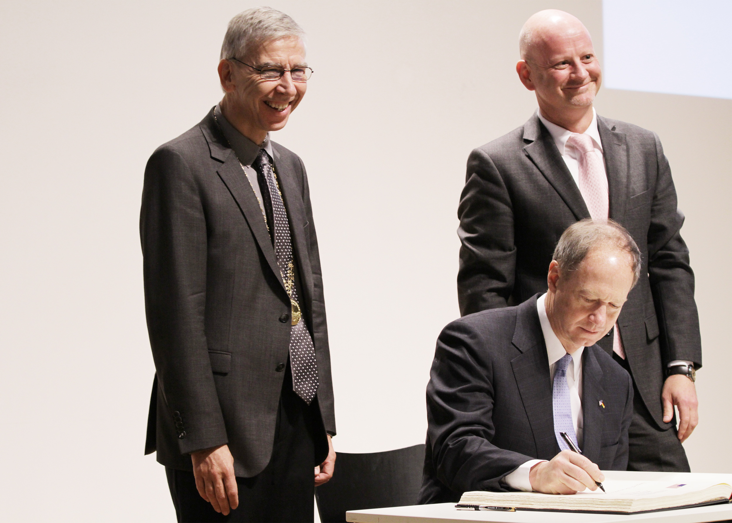 Conferences - Universität Regensburg